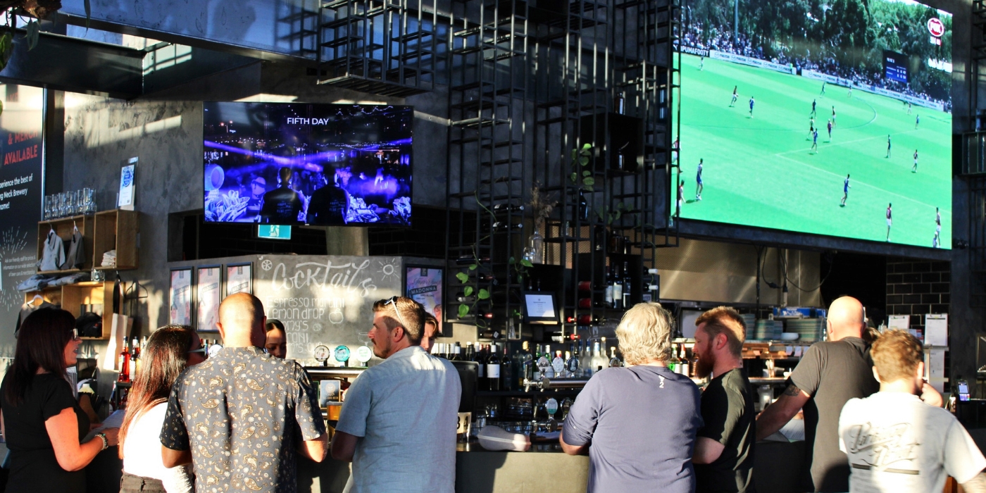 Long Neck | Visit Perth