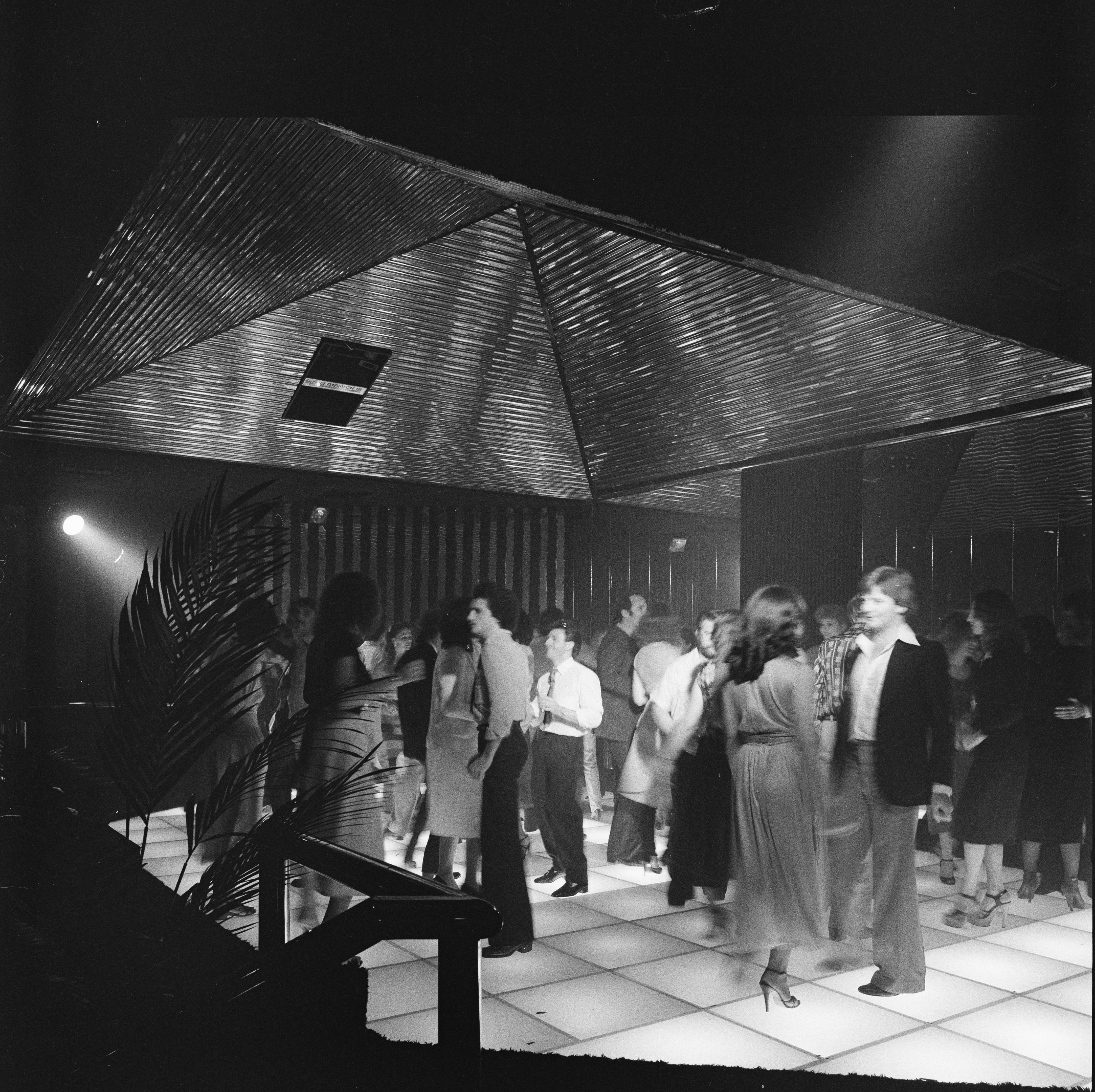 Coconut Grove Tavern | Visit Perth